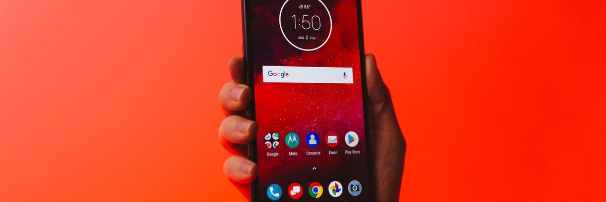 Mototola Moto Z3 ra mắt: Snapdragon 835, cảm biến vân tay ở cạnh bên, có 5G, giá 11.2 triệu đồng