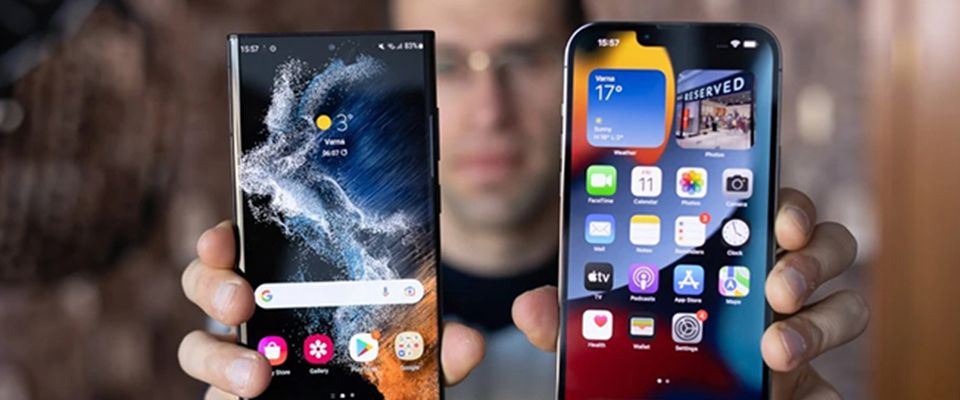 Chênh nhau hơn 300 ngàn, nên mua Galaxy S22 Ultra hay iPhone 13 Pro Max?