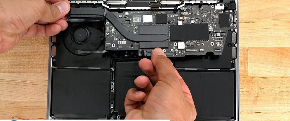 iFixit “mổ bụng” MacBook Pro M2 để khám phá các linh kiện bên trong, hé ...
