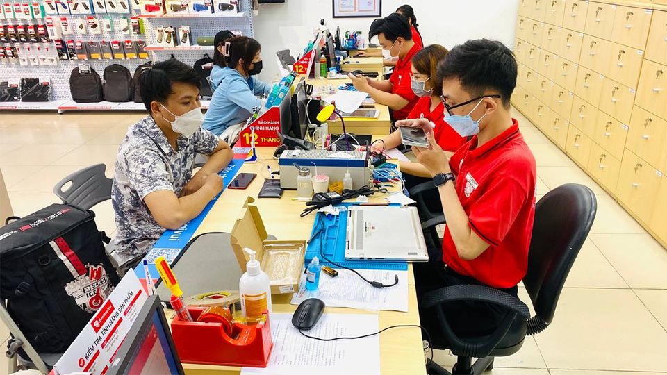 Màn hình Orizin là gì? Thay màn hình Android chính hãng Orizin ở đâu?