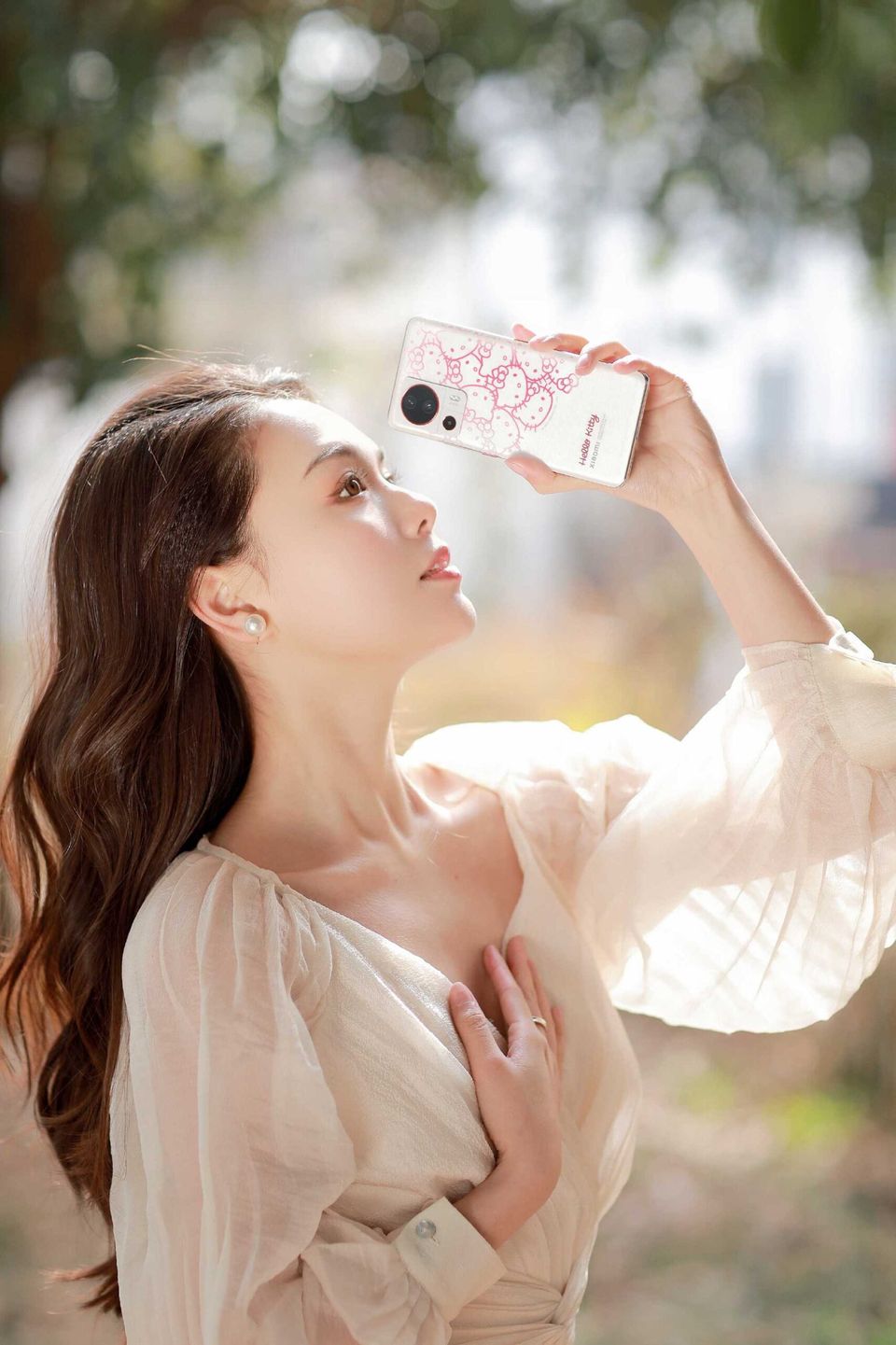 Trên tay Xiaomi Civi 2 Hello Kitty: Thiết kế đẹp mắt, mặt lưng đổi màu, bán giới hạn giá chưa ...