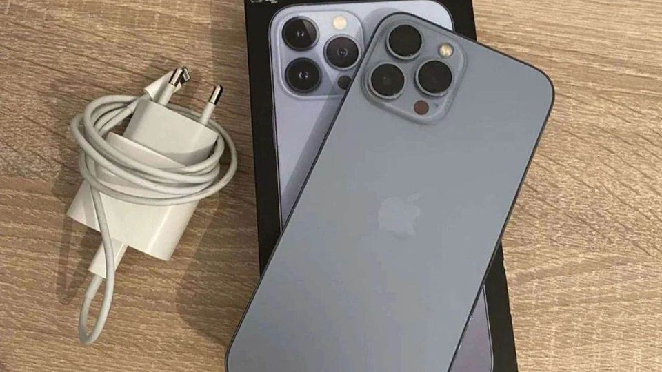 TOP 8 mẫu điện thoại iPhone 3 mắt (camera) sáng giá nhất năm