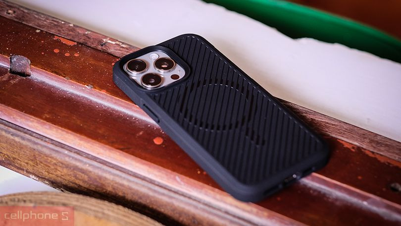 Ốp lưng iPhone 15 Pro Max Spigen Core Armor With Magsafe Matte | Giá rẻ