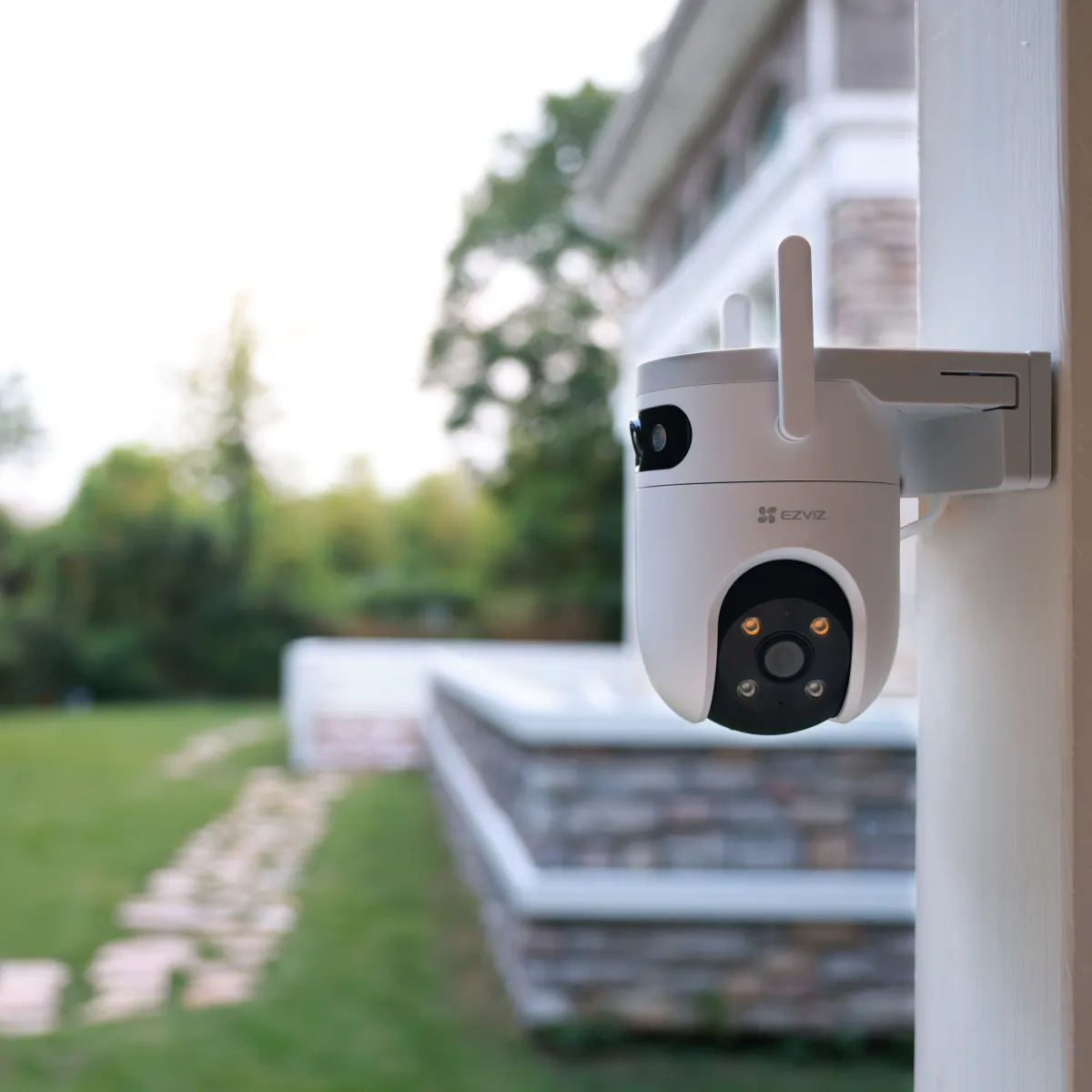 Camera Ezviz H9C 10MP IP ngoài trời 360 kèm thẻ nhớ 64GB